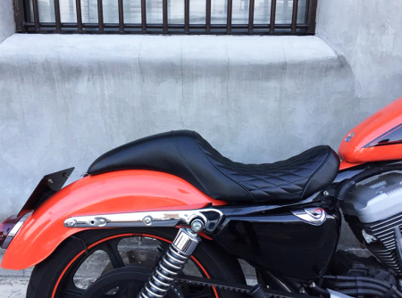 Gun Fighter Seat / スポーツスター用 | Tramp STORE